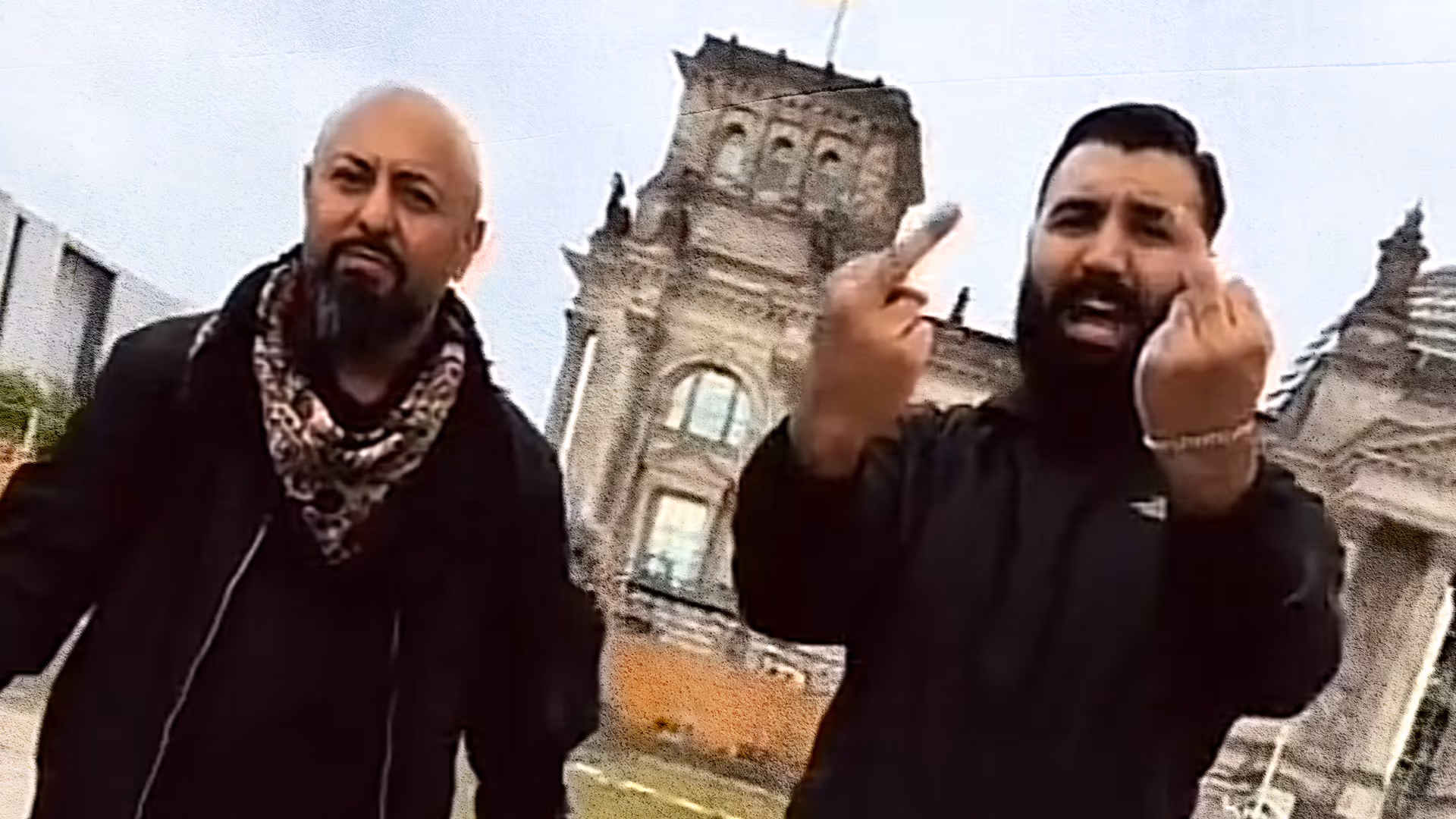 „Wir lassen Faschos brennen“ – Linke-Abgeordneter tanzt vor Reichstag ...